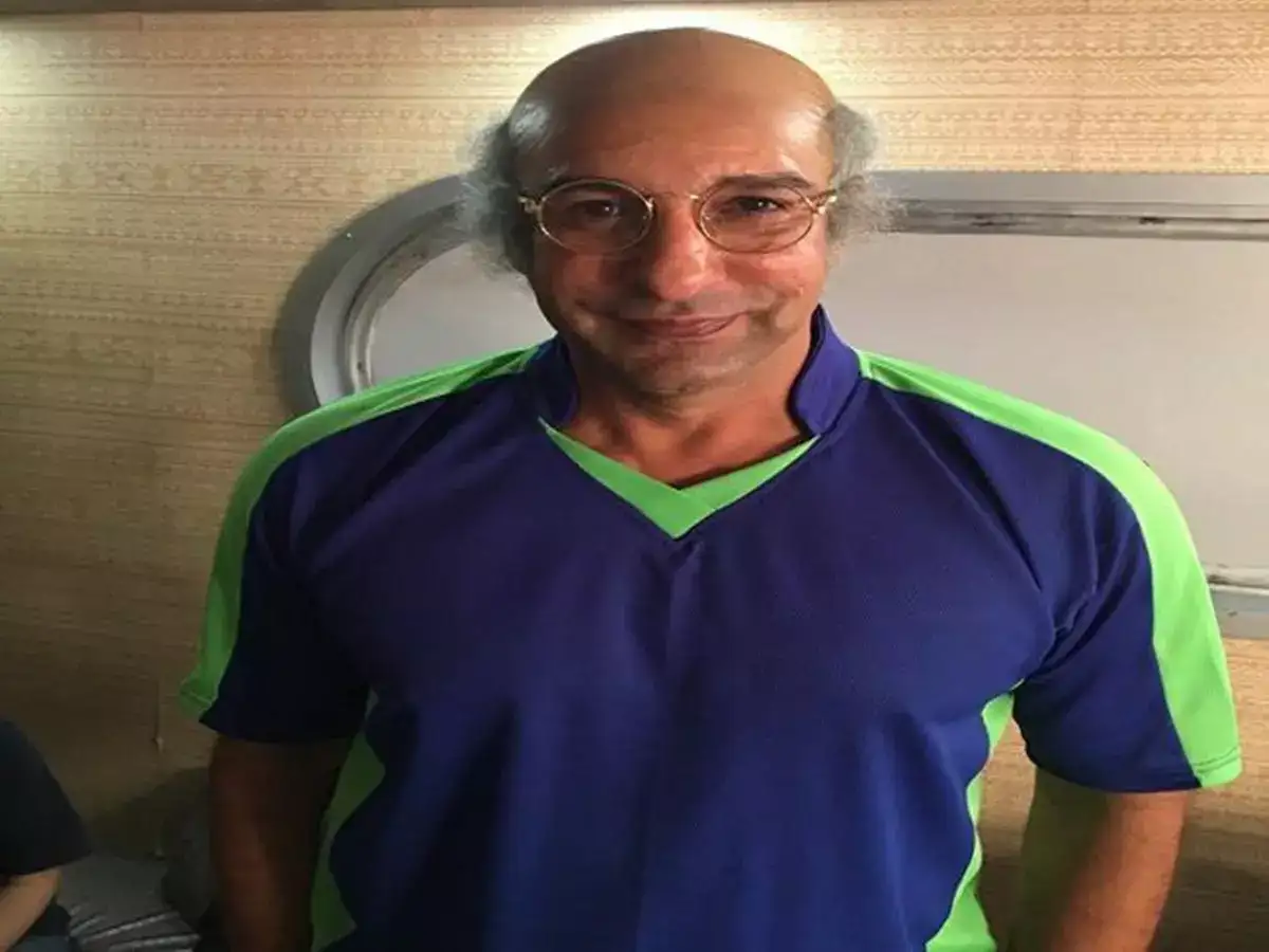 former pakistani cricketer wasim akram known for his stylish looks goes ...