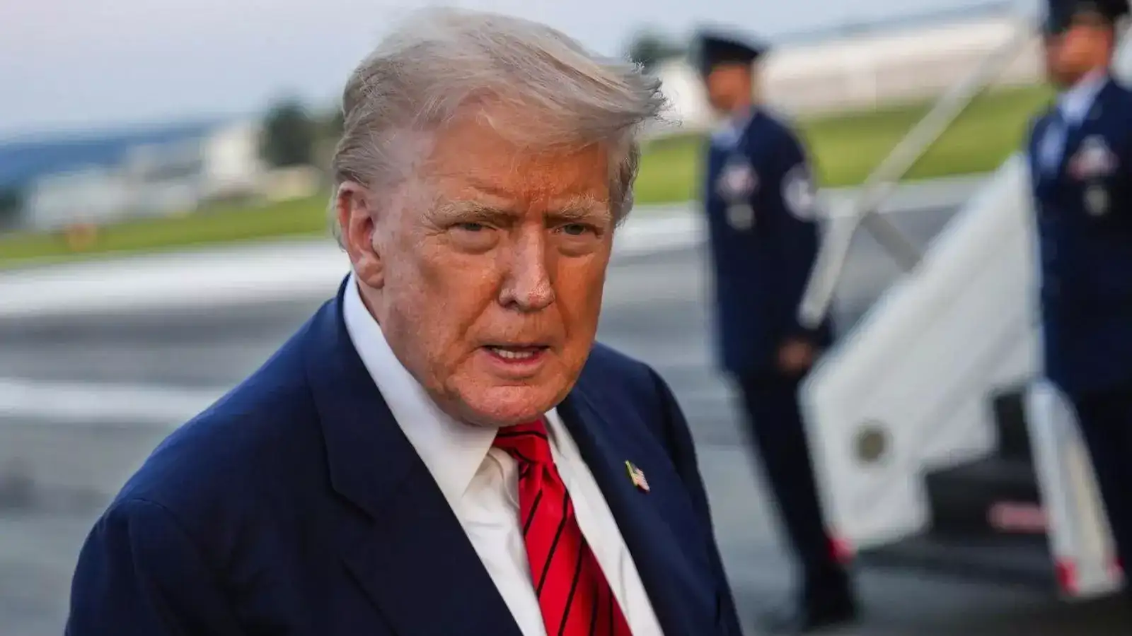 Trump Golf Club No-fly Zone,ట్రంప్ గోల్ఫ్ క్లబ్ వైపు దూసుకొచ్చిన విమానం ...