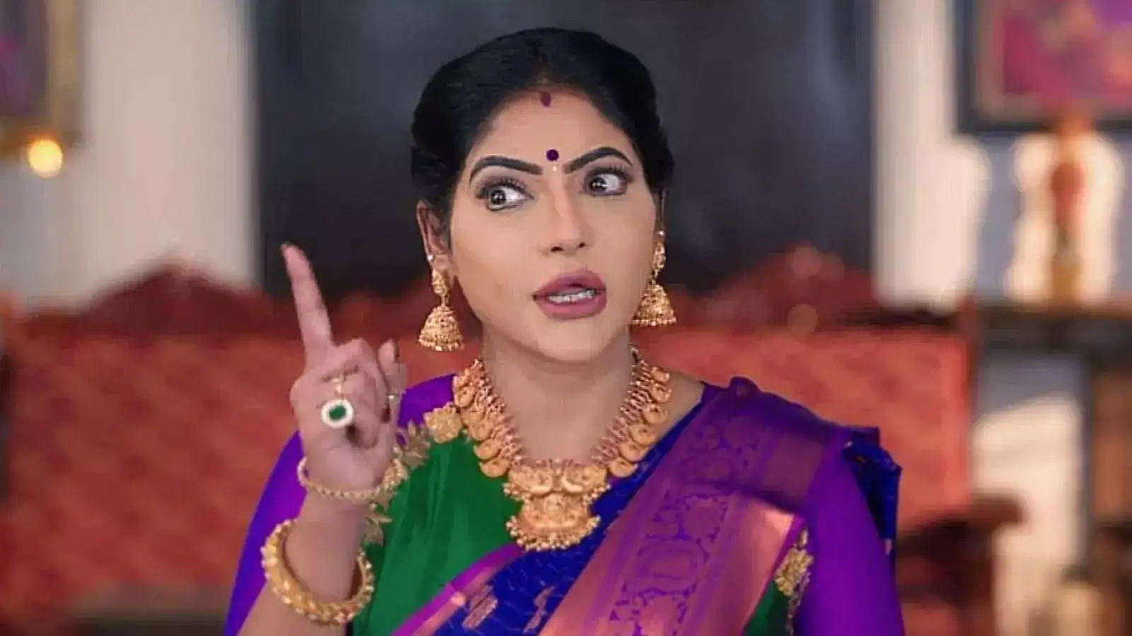 மாப்பிள்ளை தேடும் சாமுண்டீஸ்வரி..பிளான் போடும் மாயா..கார்த்திகை தீபம் ...