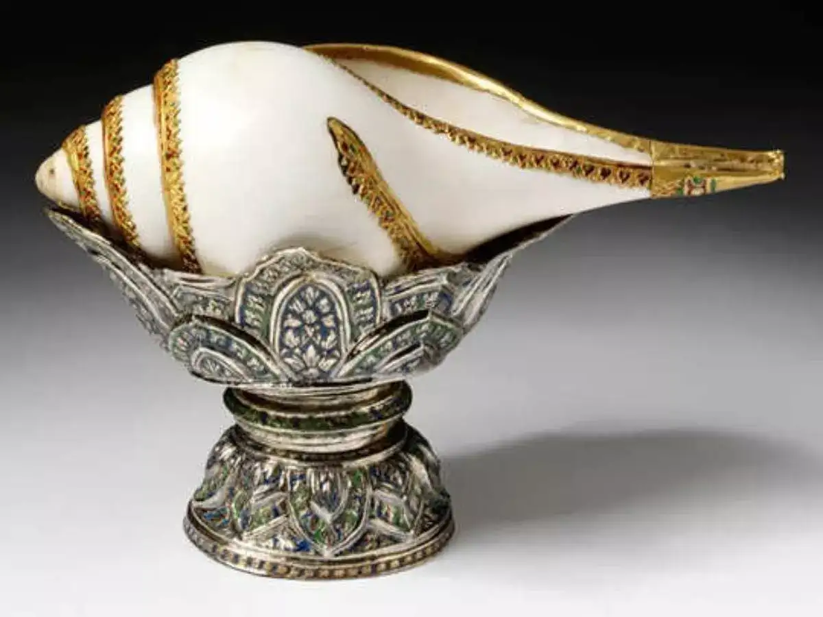 valampuri sangu pooja vidhi : வலம்புரி சங்கு பூஜை வீட்டில் வைப்பதால் ...