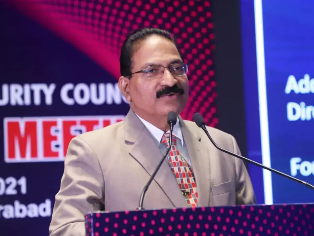 Tspsc Chairman Ex Dgp Mahender Reddy Corruption,లక్ష కోట్లు విలువైన ...