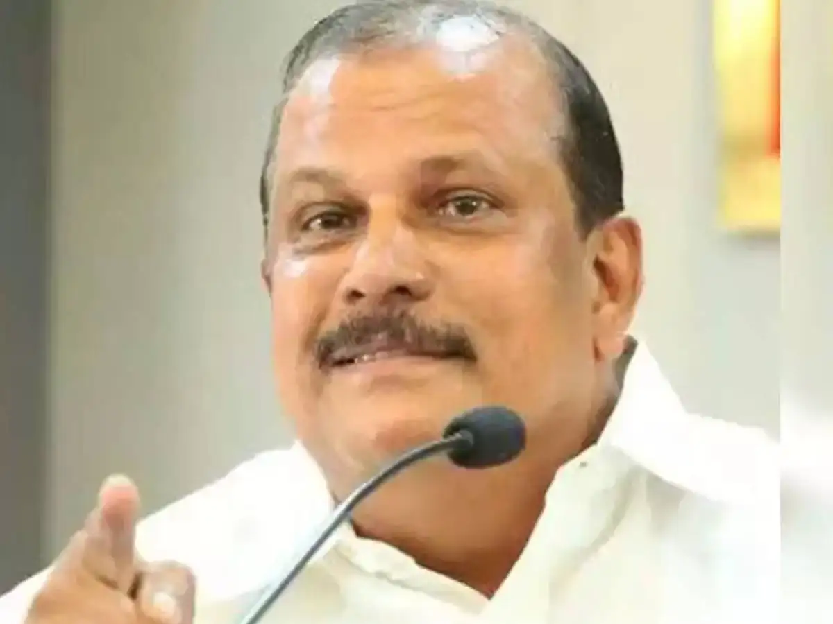 PC George On Oommen Chandy,സെക്രട്ടേറിയേറ്റിലെ ഓഫീസിൽ ഉമ്മന്‍ചാണ്ടിയെ ...