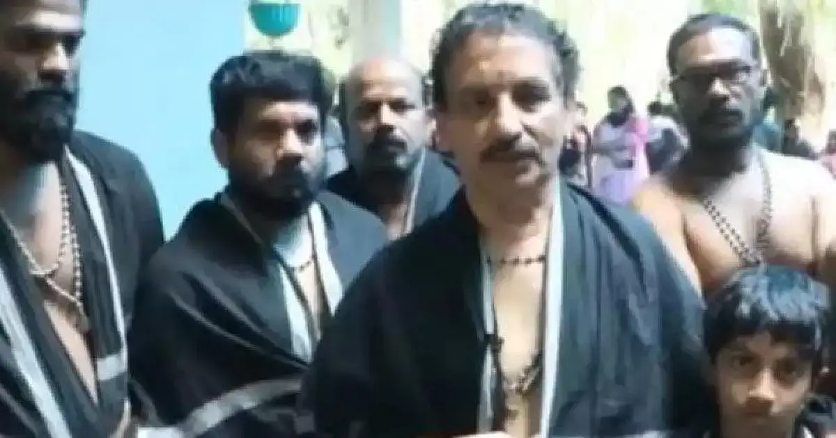 KP Mohanan Sabarimala Darshan: ഗുരുസ്വാമിയായി കെപി മോഹനന്‍ എംഎല്‍എ; ശബരിമല ദര്‍ശനം 54ാം തവണ