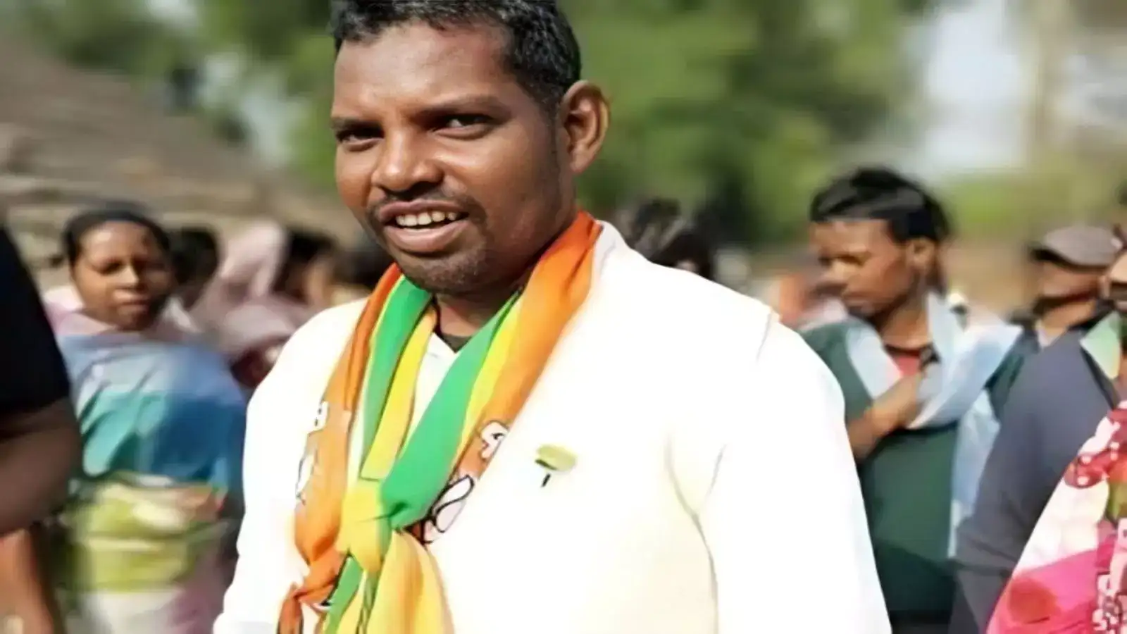 Suriya Hansda,BJP और जयराम महतो की पार्टी से चुनाव लड़ चुका सूर्या ...