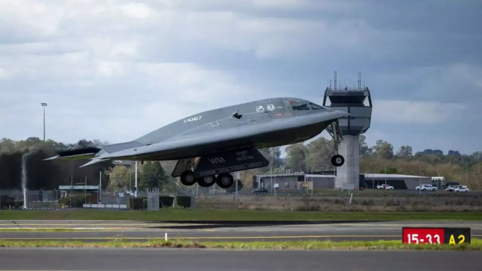 Us B2 Stealth Bombers Iran,अमेरिका के सबसे खतरनाक B-2 बमवर्षक जेट मैदान ...