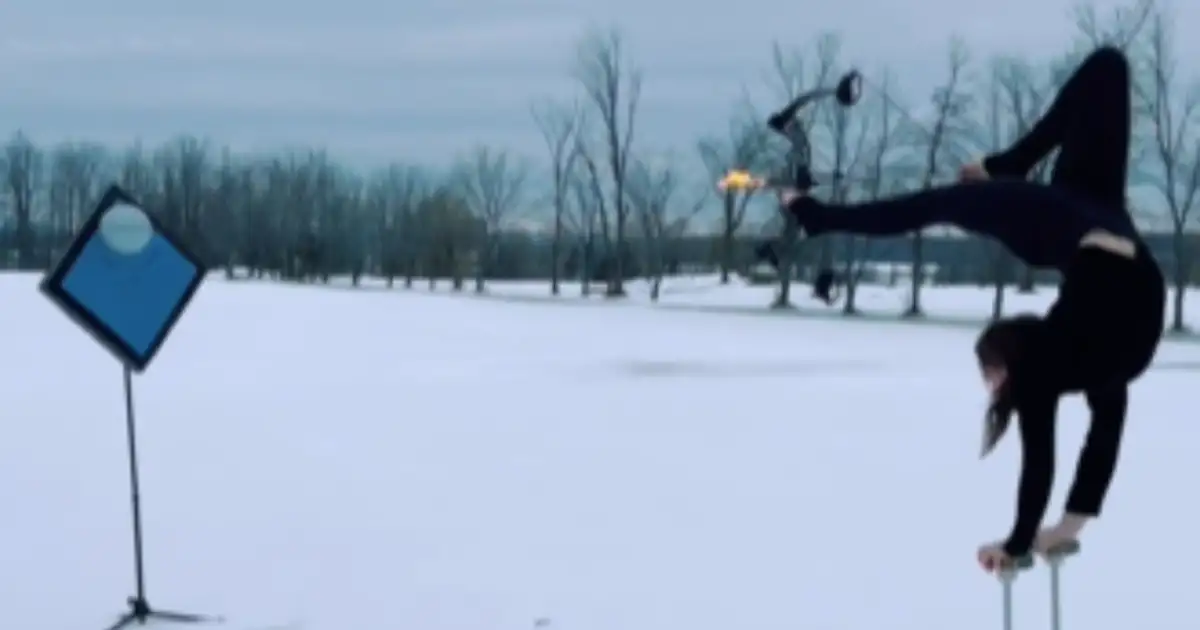Woman Stunt Video,Viral Stunt video: கம்பியில் தலைகீழாக நின்று காலில் ...