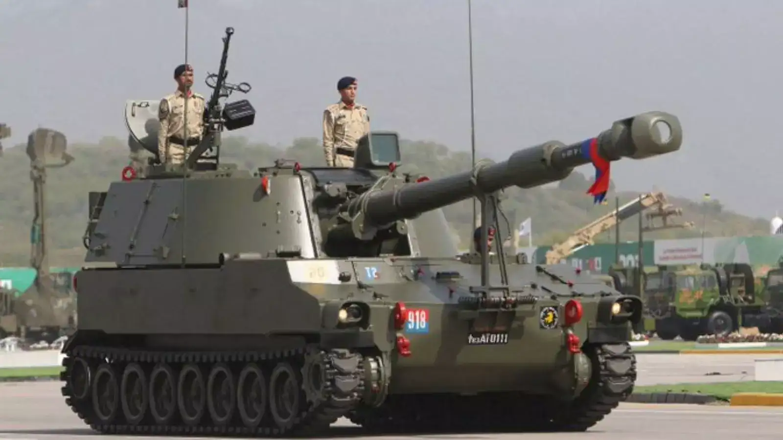 Pakistan Artillery Tests Near Loc,एक मिनट में 6 फायर, 30 किमी तक दागती ...