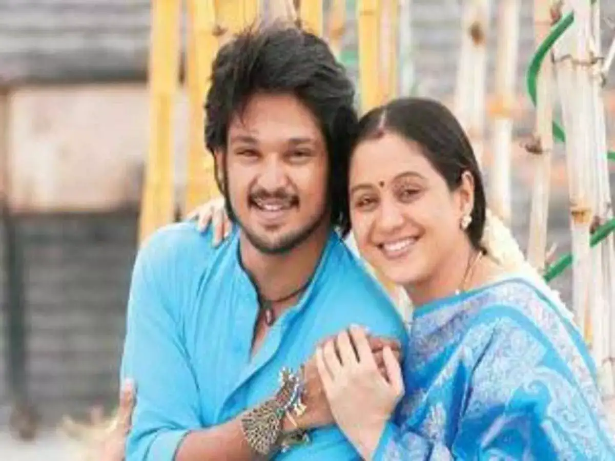 Devayani,என்னை தேச துரோகியாக நினைக்கிறார் நகுல்: வருத்தப்பட்ட தேவயானி ...