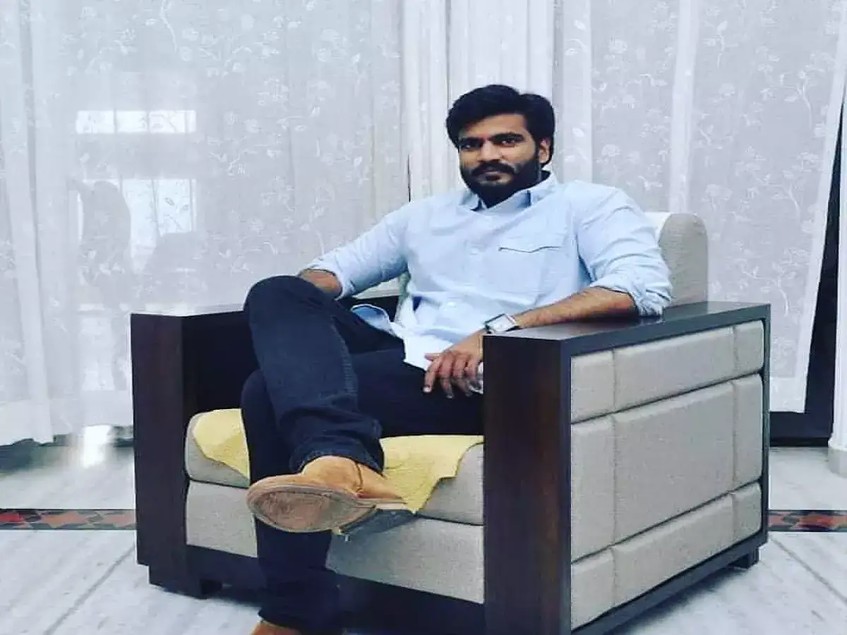 Byreddy Siddharth Reddy On His Family,తల్లిదండ్రులకు దూరంగా ఉంటున్న ...