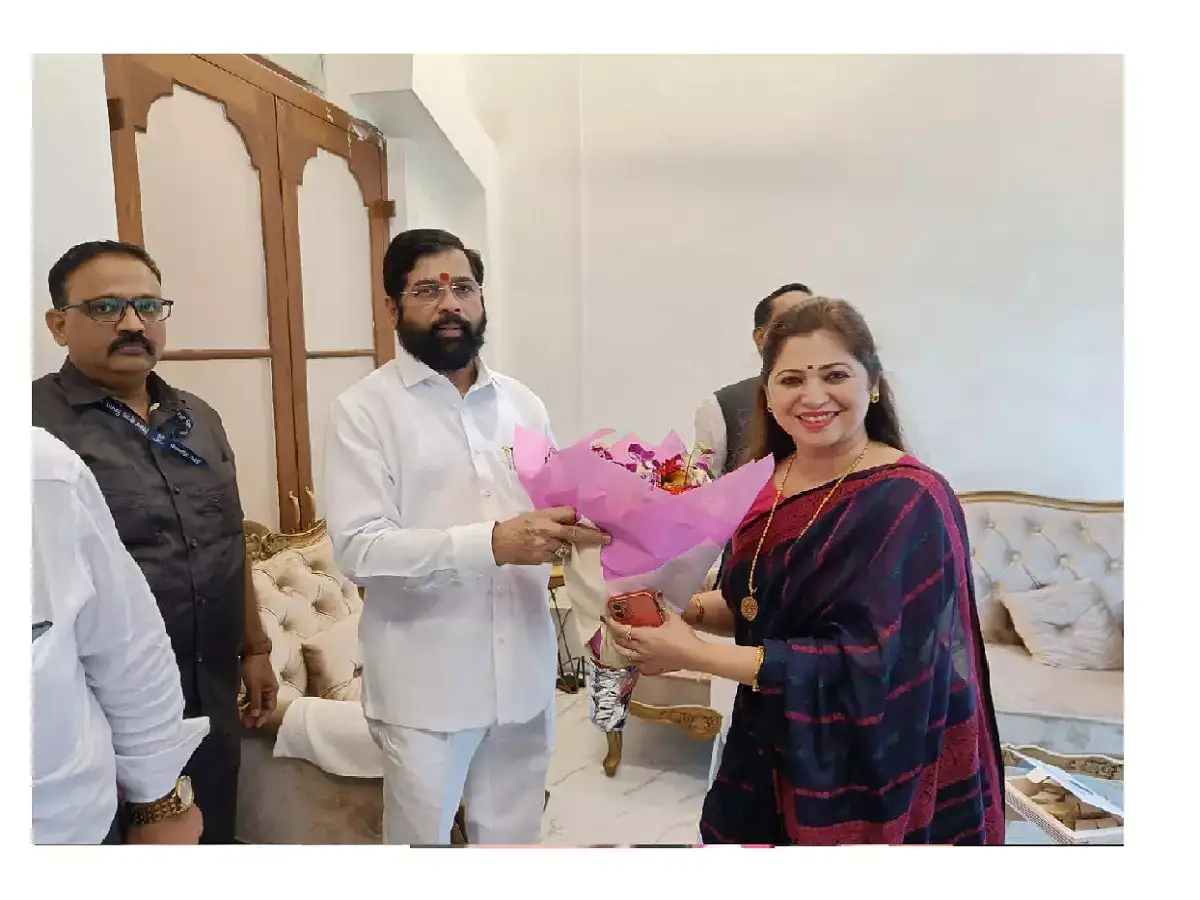Deepali Sayyad Meet Eknath Shinde,दोघांनीही एक एक पाऊल पुढे या, दिपाली ...