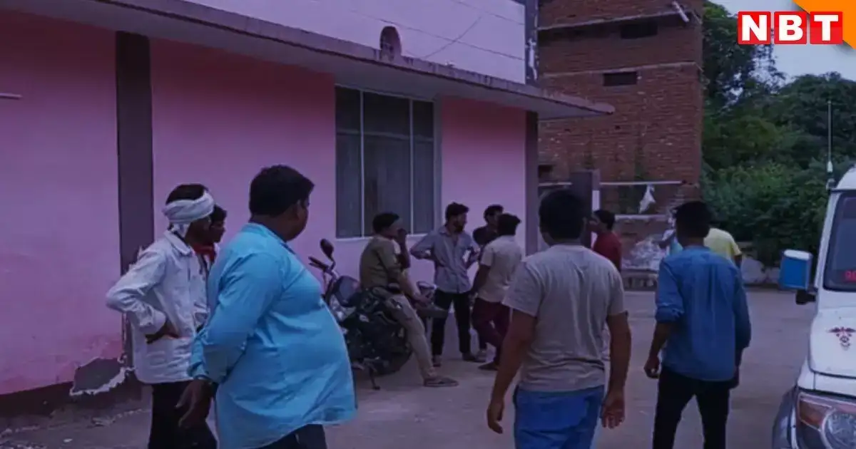 बागेश्वर धाम में बड़ा हादसा, टीन शेड गिरने से एक युवक की मौत; धीरेंद्र ...