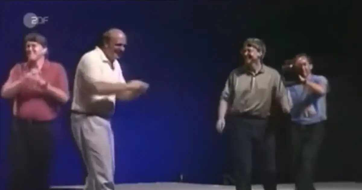 Cringe Video,Bill Gates dance Video: விண்டோஸ் அறிமுகத்தில் நடனமாடும் ...