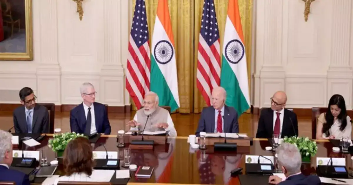 PM Modi Hitech Handshake: PM Modi Meet Business Leaders Of India And ...