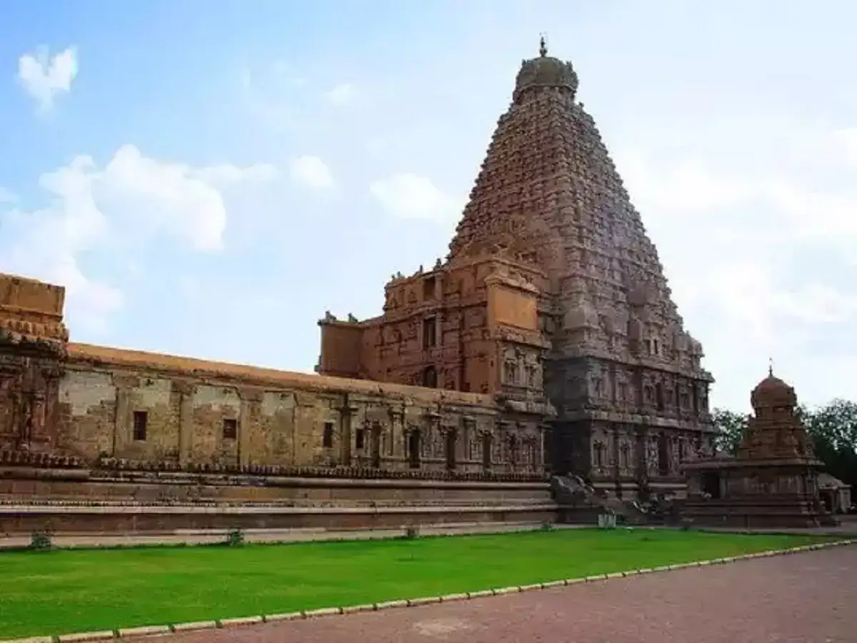 Raja Raja Cholan Sadhaya Vizha at Thanjavur big temple : பொன்னியின் ...