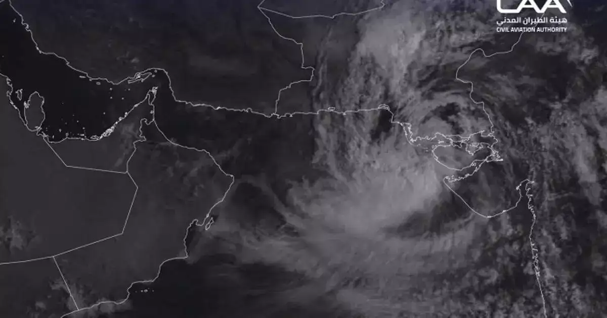 Weather Forecast For Oman,ന്യൂനമർദം ശക്തി പ്രാപിച്ചു, ചുഴലിക്കാറ്റായി ...