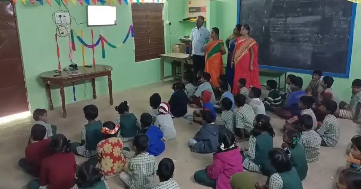Sirumalai School Teacher Built Smart Classroom,உயர்தர பள்ளிகளுக்கு ஈடாக ...