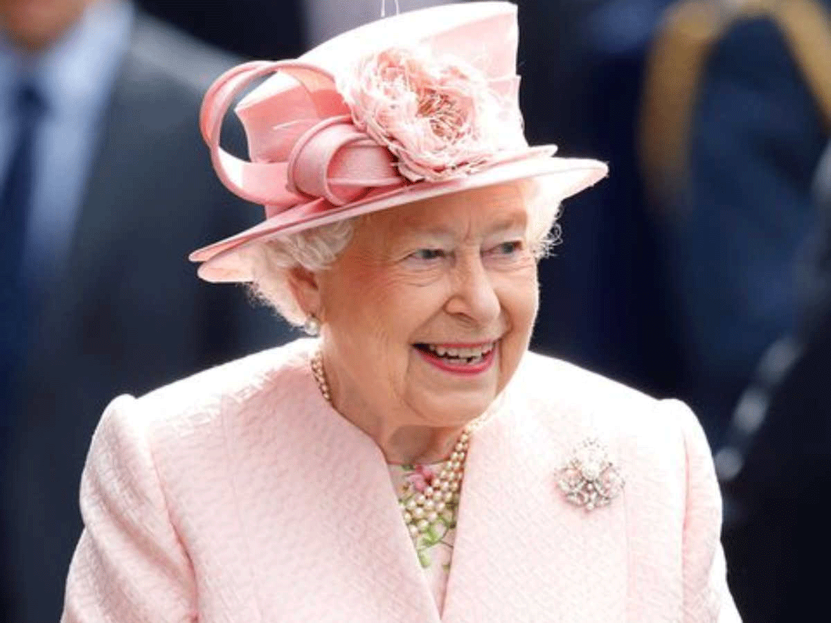 Queen Elizabeth On Ghost: UK Horrified Queen Elizabeth Claims She Once ...