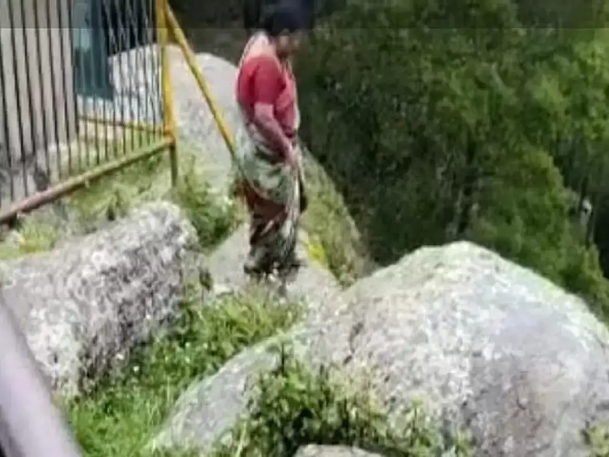 Coimbatore Old Lady Suicide,தொட்டபெட்டா மலையில் 62 வயது மூதாட்டி ...