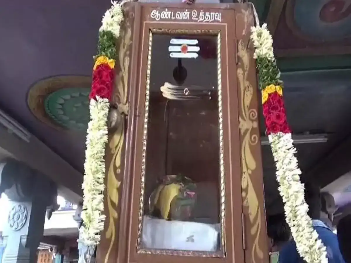 Sivanmalai Andavan Utharavu Petti,சிவன்மலை ஆண்டவர் உத்தரவு பெட்டியில் ...