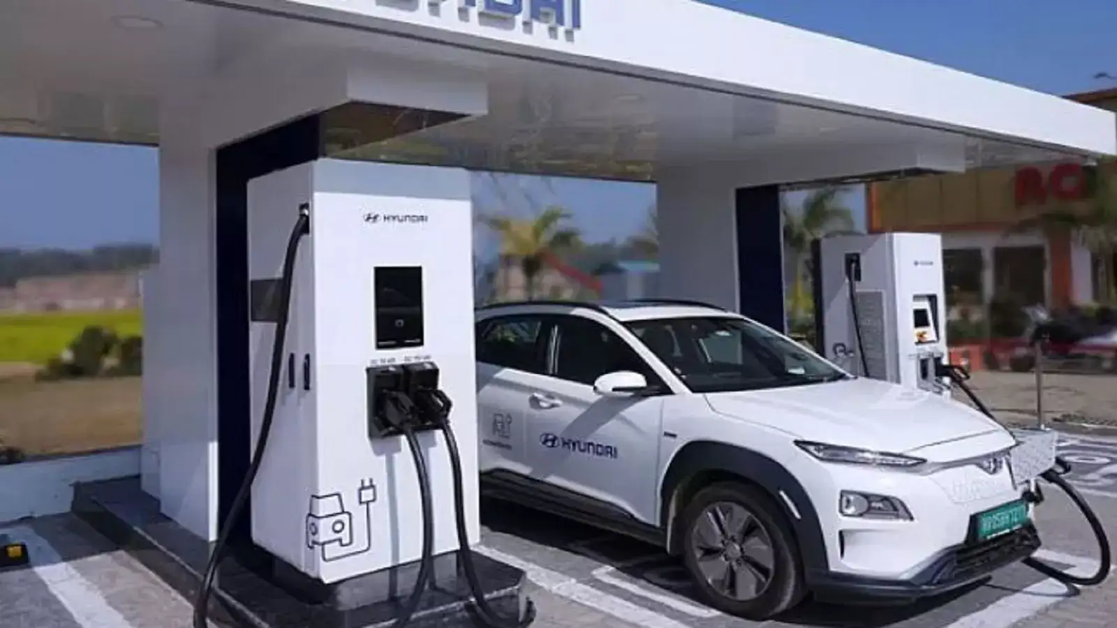 EV Charging Station,எலெக்ட்ரிக் கார் வாங்க போறீங்களா? இனி சார்ஜிங் ...