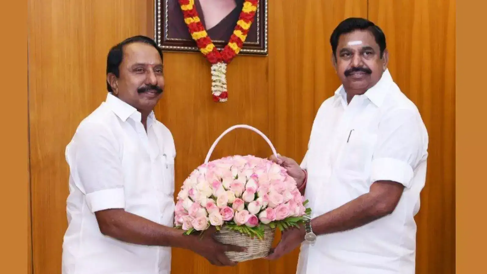 K A Sengottaiyan And Edappadi Palaniswami செங்கோட்டையனுக்காக வாய்ப்பு ...