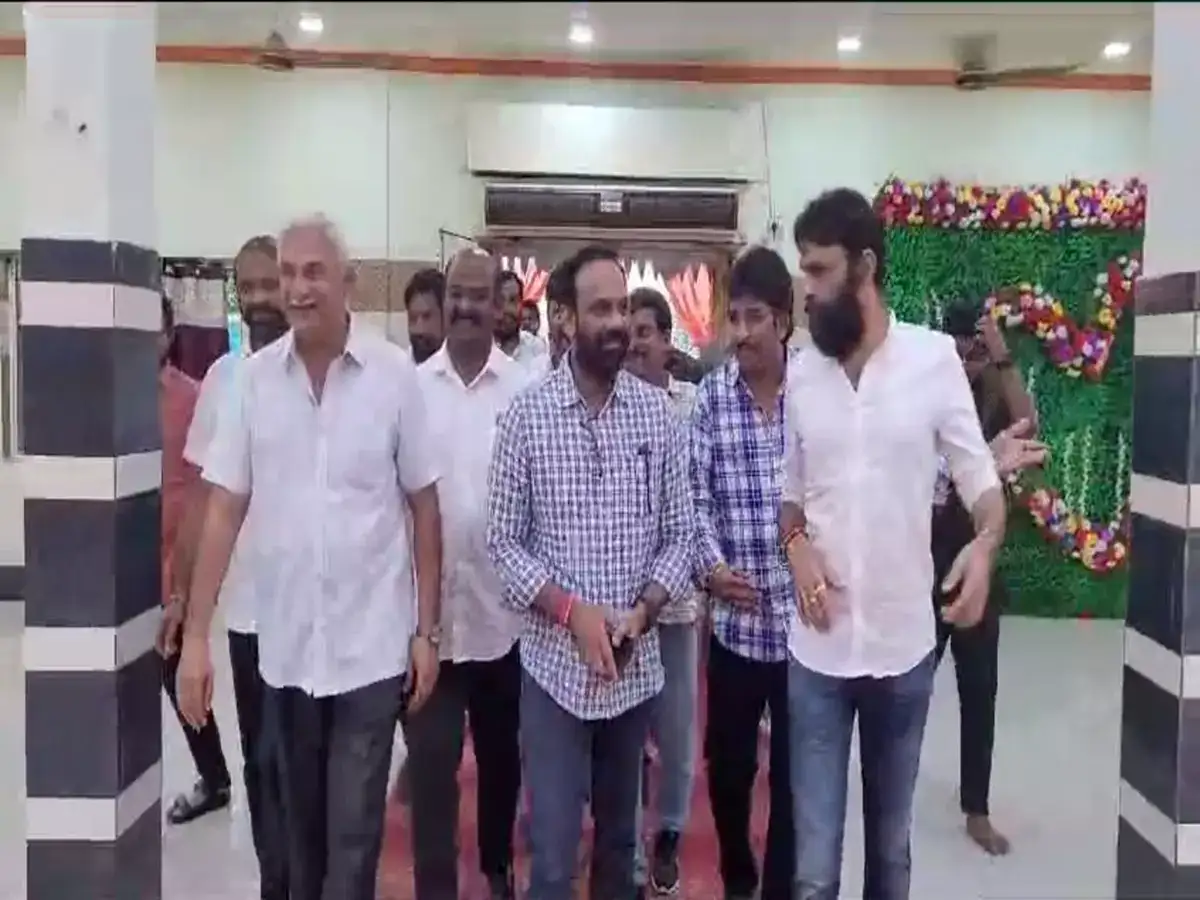 Vangaveeti Radha Krishna and Kodali Nani at Gudivada Function ...