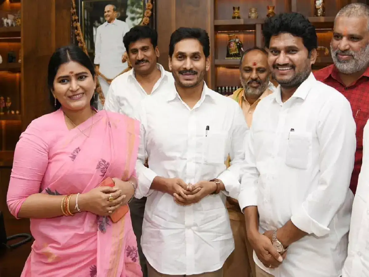 Aluru Sambasiva Reddy,Ysrcp ఎమ్మెల్యే భర్తకు ప్రమోషన్.. ప్రభుత్వ ...