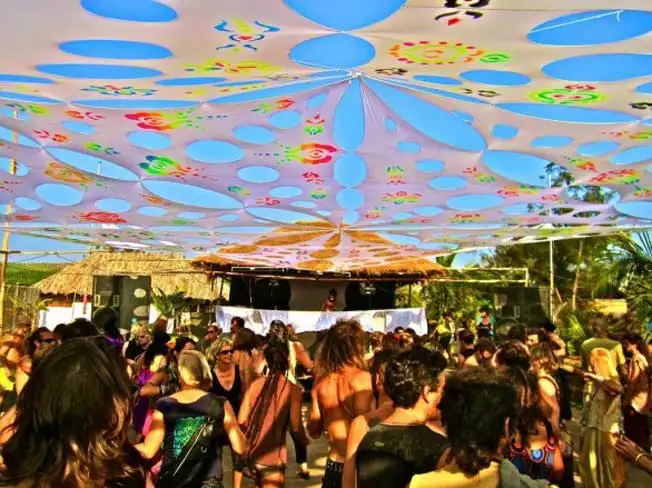 Beach Party 2020,டியர் சிங்கிள்ஸ்! கமிட்டாகும் முன்னாடியே கண்டிப்பா ...