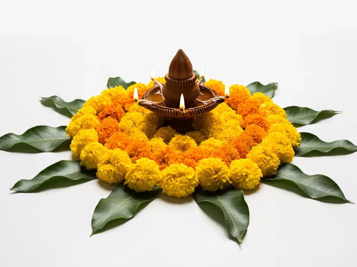 ఓనంకి పూల రంగోళి ఇలా వేయండి.. - how to make traditional onam pookalam ...