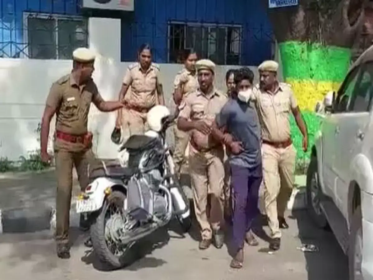 Madurai Rowdy Bala,கோர்ட்டில் ஆஜராக வந்த ரவுடி... பாய்ந்த கொலை கும்பல் ...