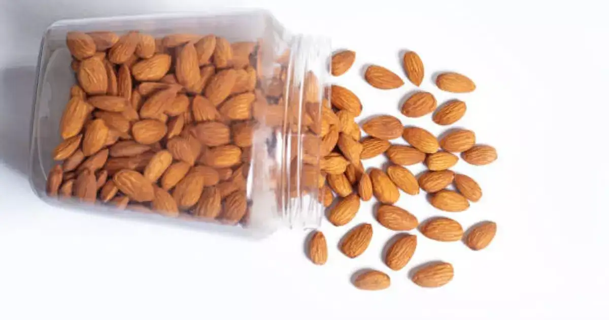 What Is The Healthiest Way To Eat Almonds?,NCBI की रिपोर्ट के मुताबिक ...