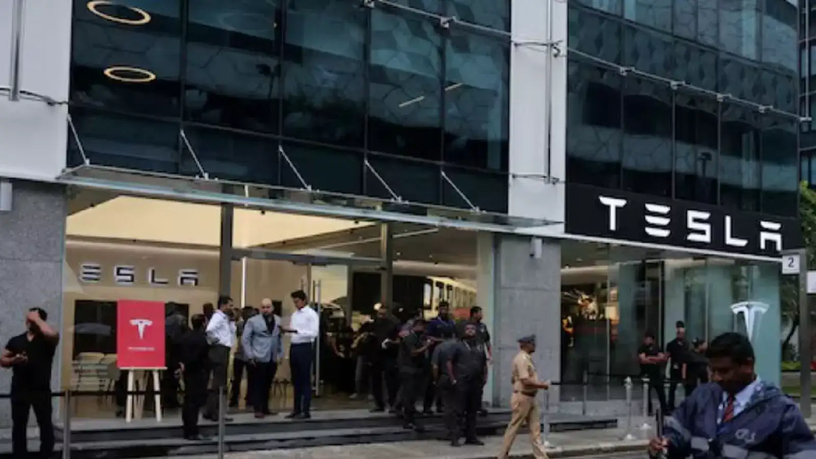 Tesla Showroom In India,இந்தியாவில் கொடி கட்டிய எலான் மஸ்க்.. டெஸ்லா ...