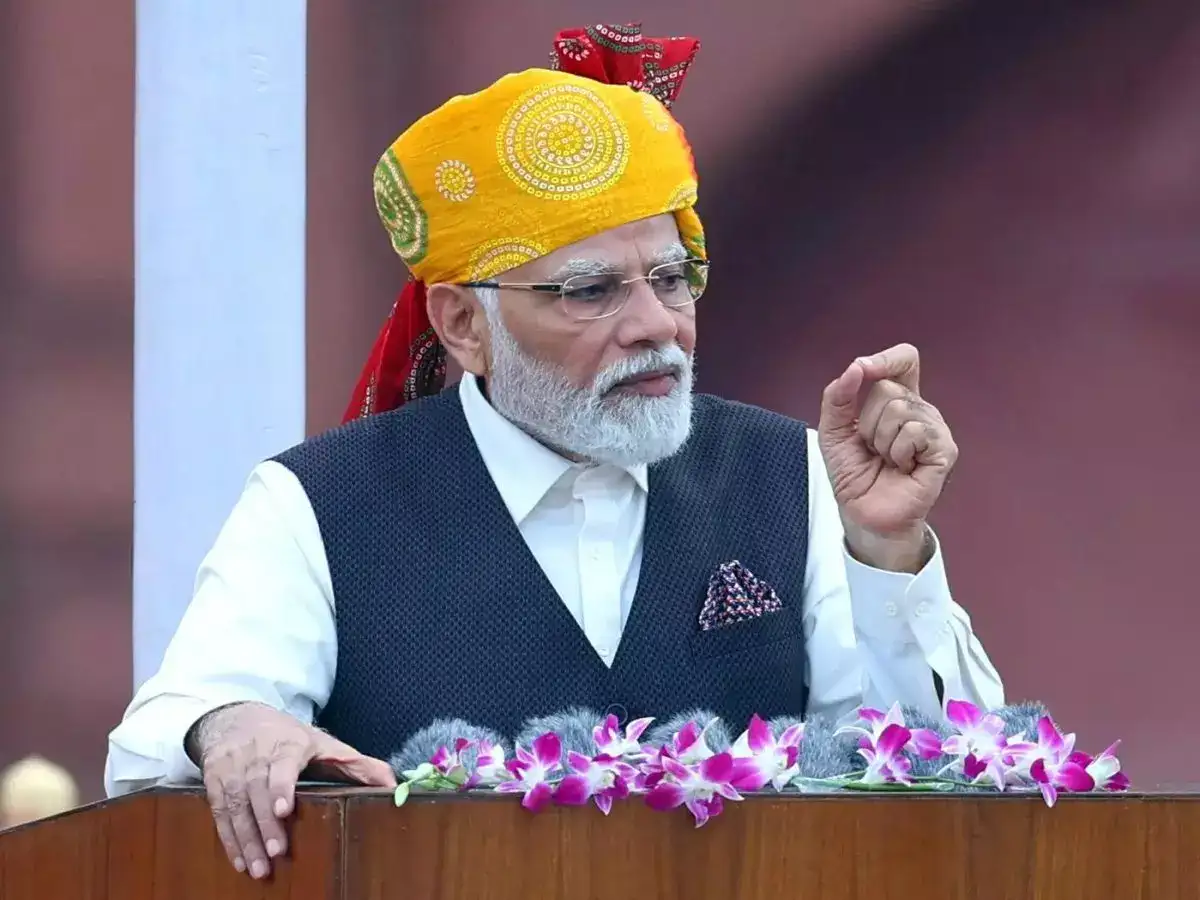 narendra modi recites a poem during independence day speech:लाल किले से ...