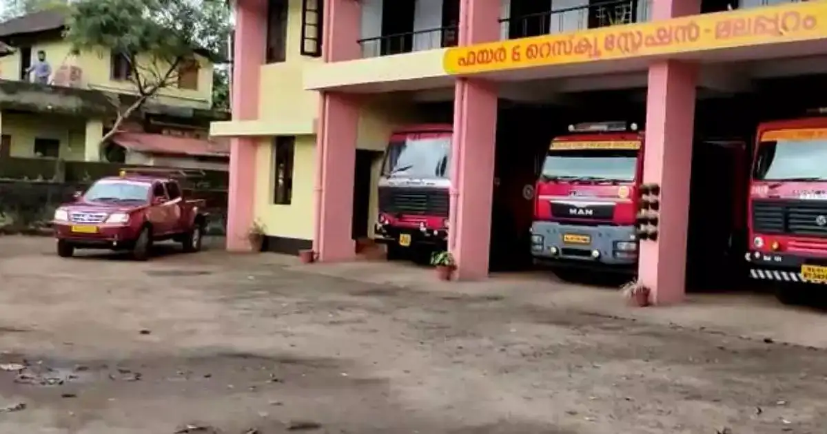 Wild Fire At Thrissur,അഞ്ച് കിലോമീറ്ററിലേറെ വിസ്തൃതിയിൽ വനം പൂർണ്ണമായി ...