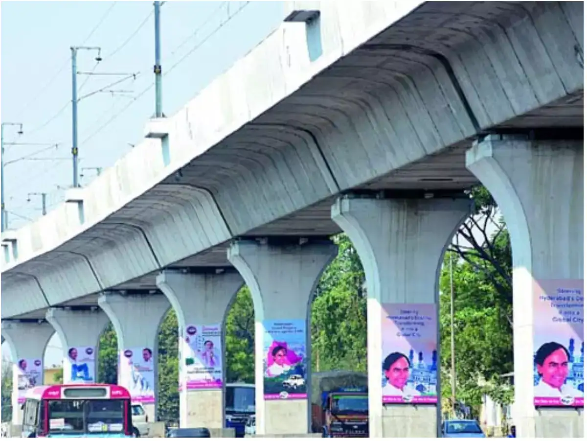 Trs Party Booking Metro Pillars For Advertisements In Hyderabad ...