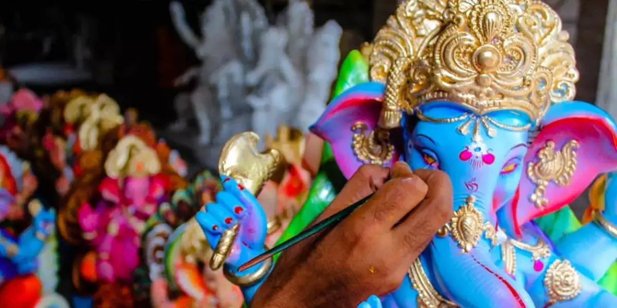 Hamrapur Pen Ganpati,महाराष्ट्रातले 'गणपतीचे गाव'; गणपती कारखाना बनला ...