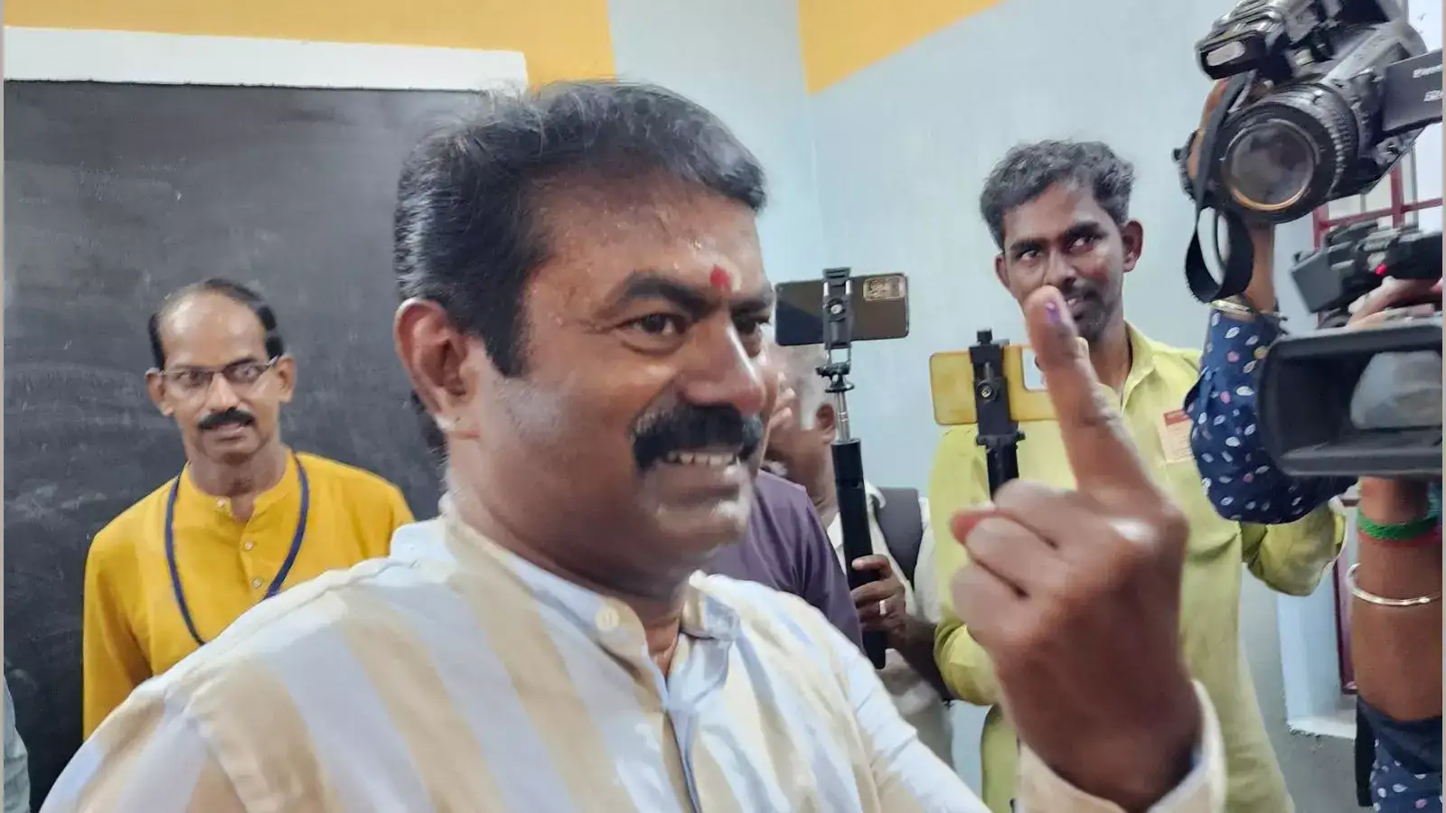 NTK Leader Seeman Vote In Neelankarai For Loksabha Election 2024 ...