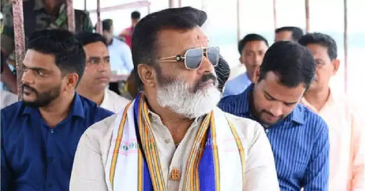 Suresh Gopi On Suresh Kumar Clash,തുറക്കെടാ സുരേഷേ ഞാനാ സന്തോഷാ! ആ നട ...