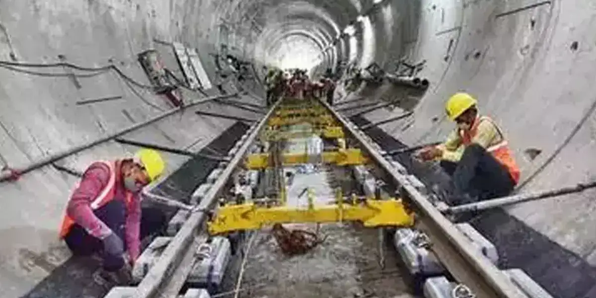 Mumbai Metro 3 Colaba to Seepz Almost Ready; मुंबईकरांसाठीचं मोठं गिफ्ट ...