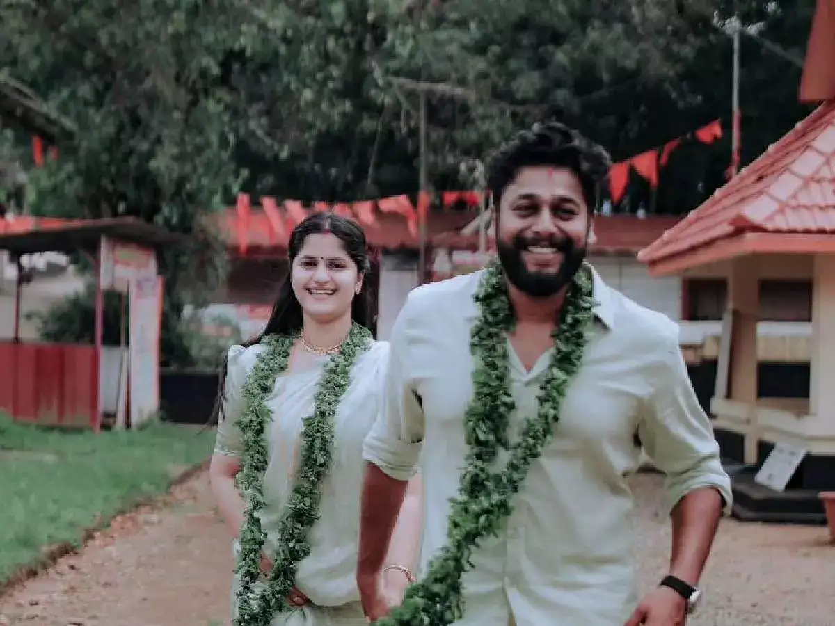 Lakshmi Nandan,ഒളിച്ചോടിപ്പോയതല്ല, തീർത്തും സ്വകാര്യചടങ്ങ്; വീട്ടുകാ ...