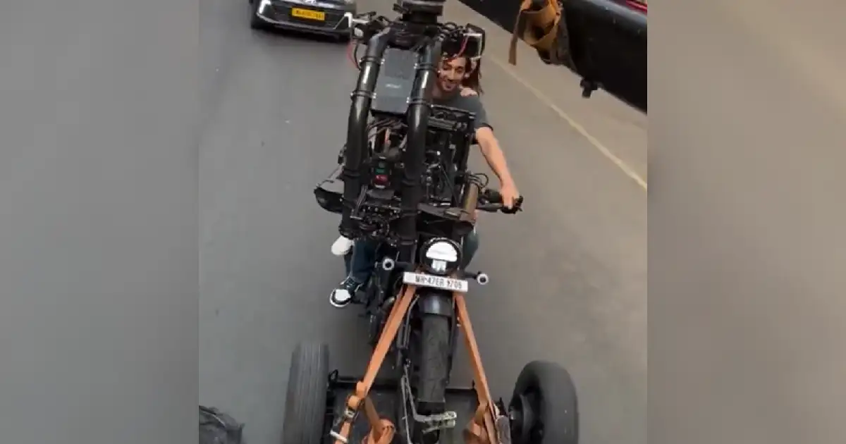 How Dangerous Bike Stunts Are Filmed in Movies Watch this saiyaara ...