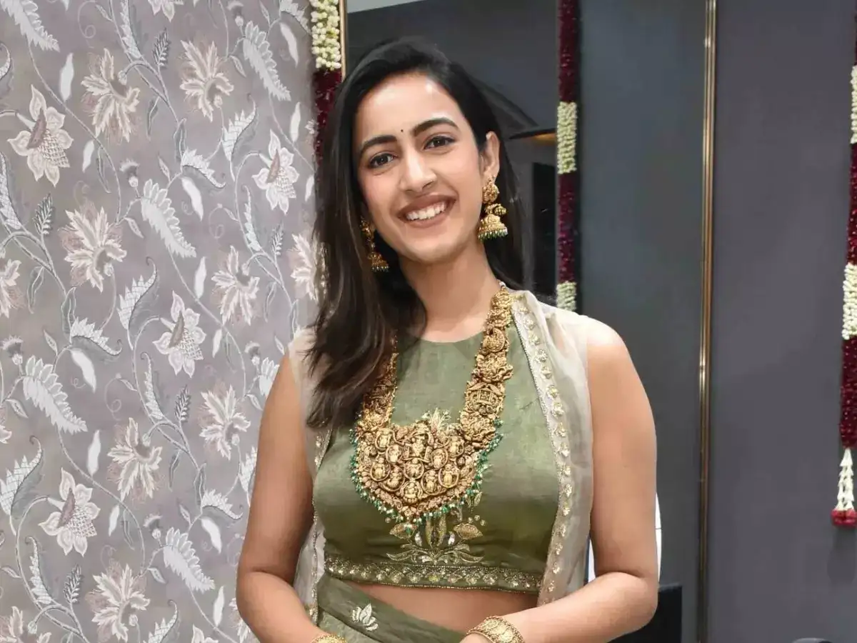 Dead Pixels,Niharika Konidela: బెడ్‌పై ఒకరు.. హెడ్‌లో ఇంకొకరు.. మెగా ...