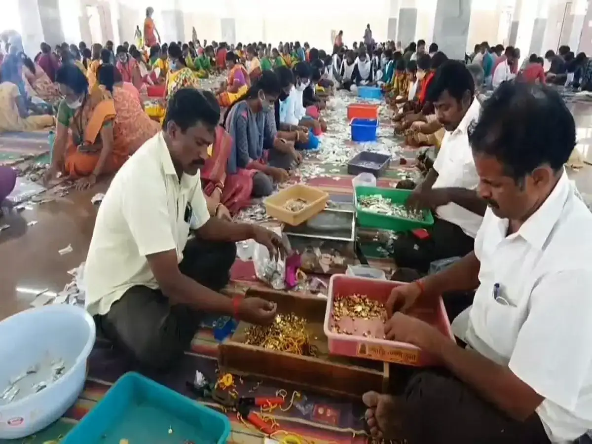 சமயபுரம் கோவிலில் உண்டியல் காணிக்கை 8 நாட்களுக்கு இவ்வளவா? - undiyal ...