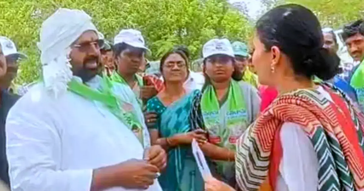 Muthireddy Yadagiri Reddy,నడిరోడ్డుపై తండ్రిని నిలదీసిన ఎమ్మెల్యే ...