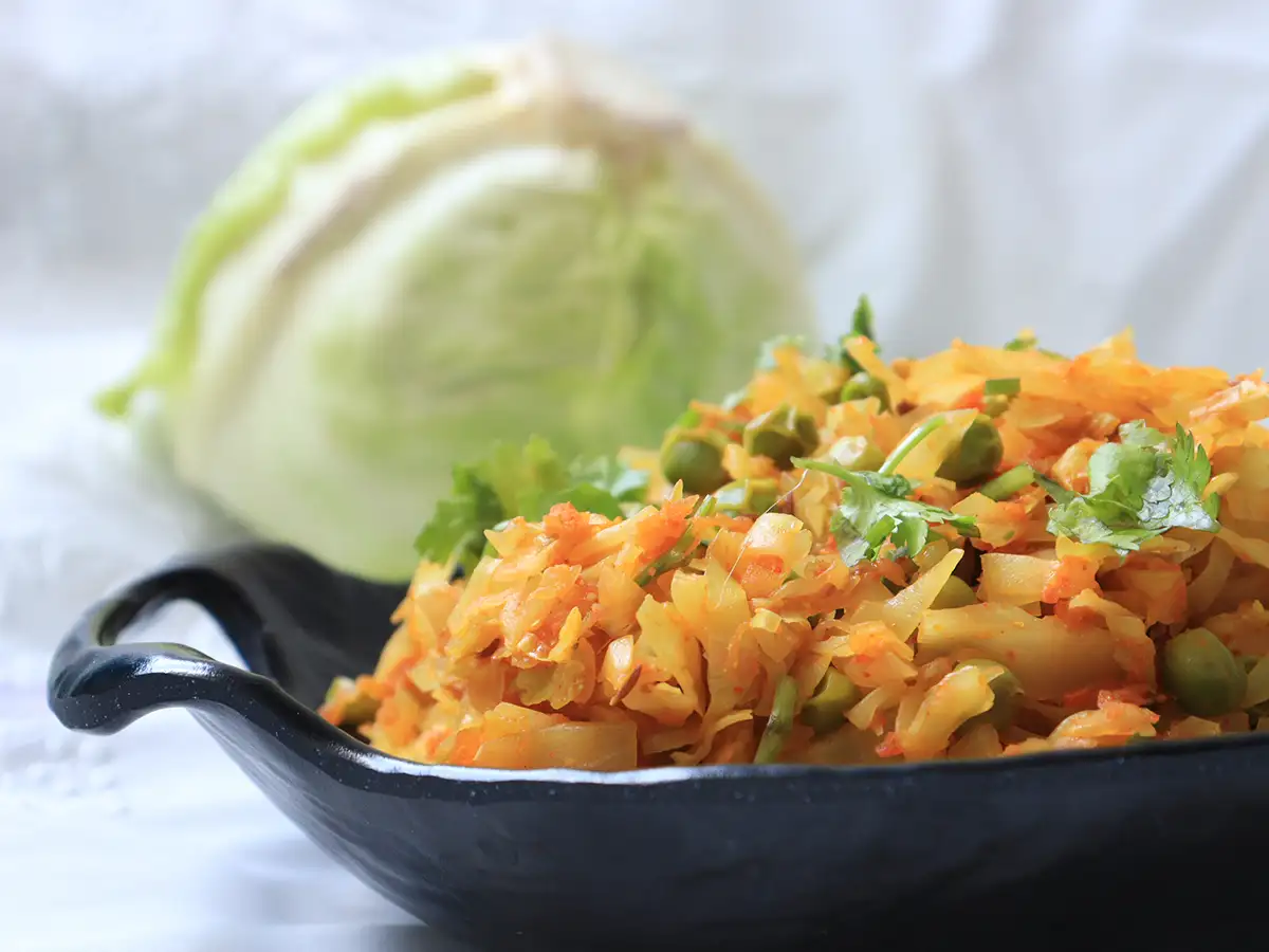 Dry Cabbage Sabzi Cabbage Matar Recipe బఠానీ వంటకాలు Cabbage Matar ...
