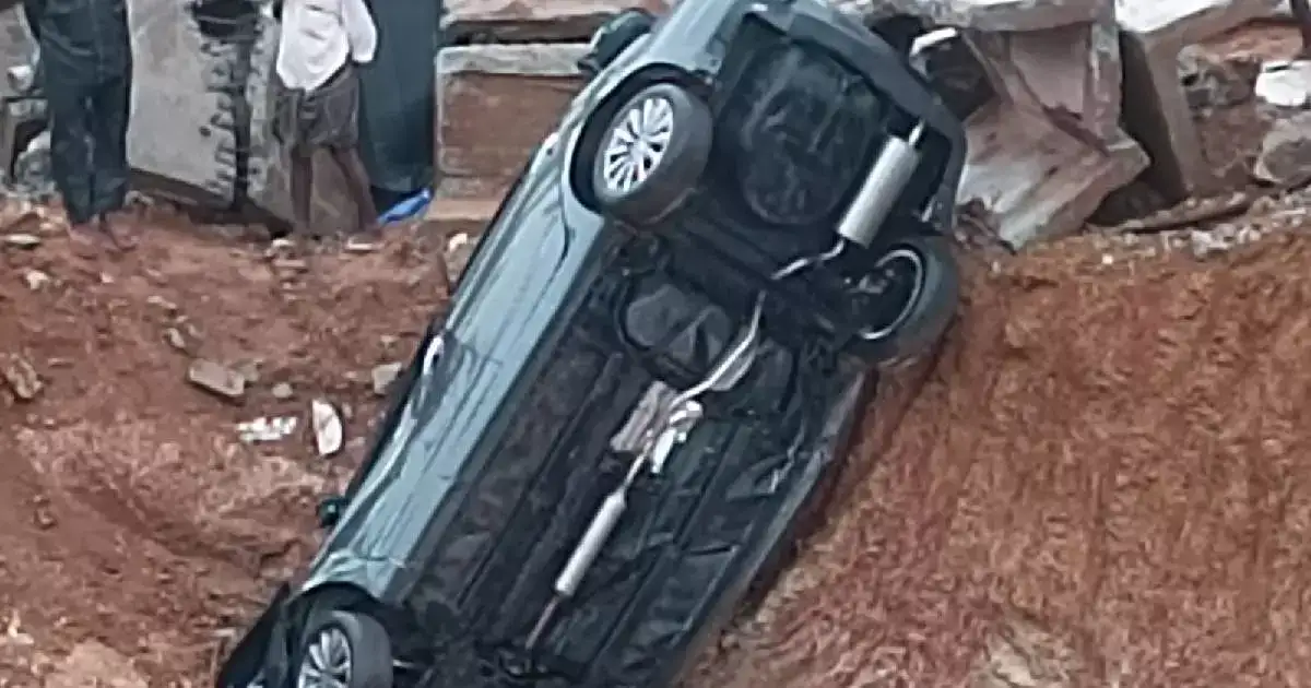 Car Fell Into Pit Death,നിയന്ത്രണംവിട്ട കാർ നിര്‍മാണത്തിലിരിക്കുന്ന ...