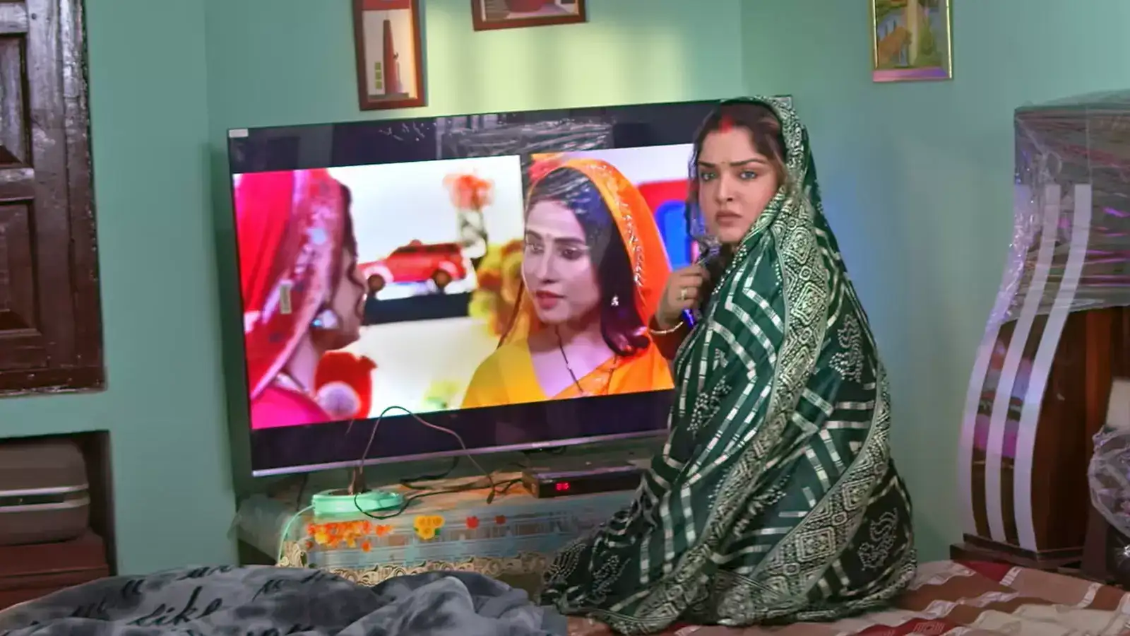 55 इंच का टीवी लेकर ससुराल आई बहुरानी, लेकिन हो गया बंटाधार... आम्रपाली ...