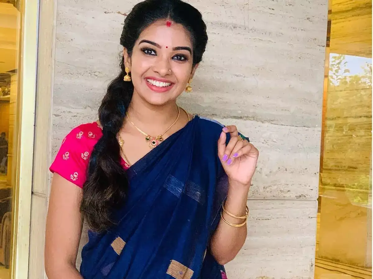 Serial Actress Monisha,സ്ത്രീ ശരീരത്തെക്കാള്‍ മനോഹരമായ മറ്റൊരു കലയുണ്ടോ ...
