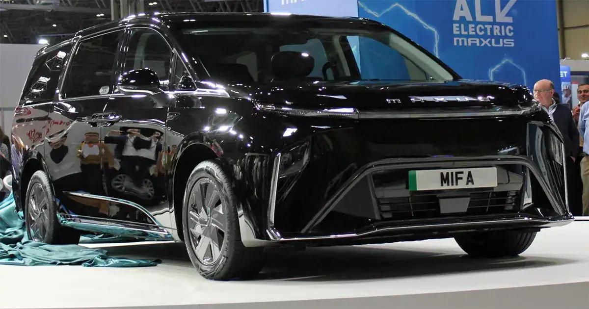 MG MIFA 9 Electric Luxury MPV Unveiled at Auto Expo 2023; ४४० ...