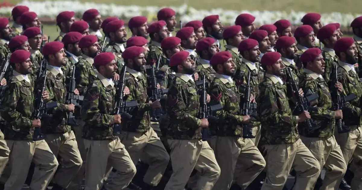 Pakistan Army Business List: पिज्जा, अफीम, तेल... पाकिस्‍तान को लूट ...